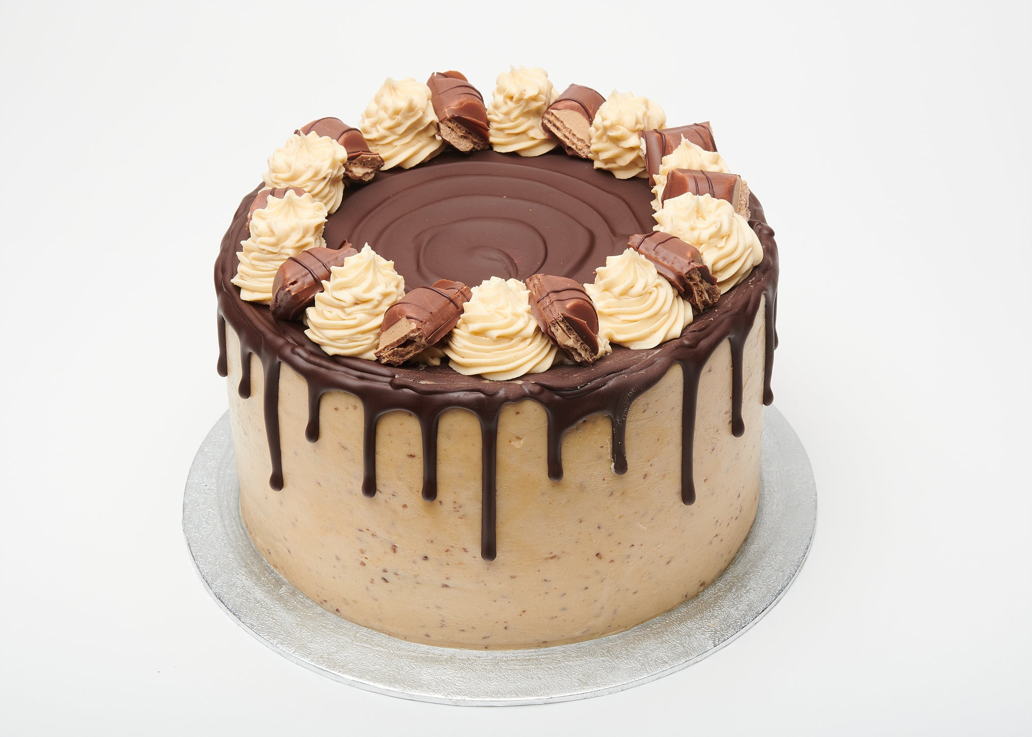 Kinder Bueno Drip Cake - Zest Food